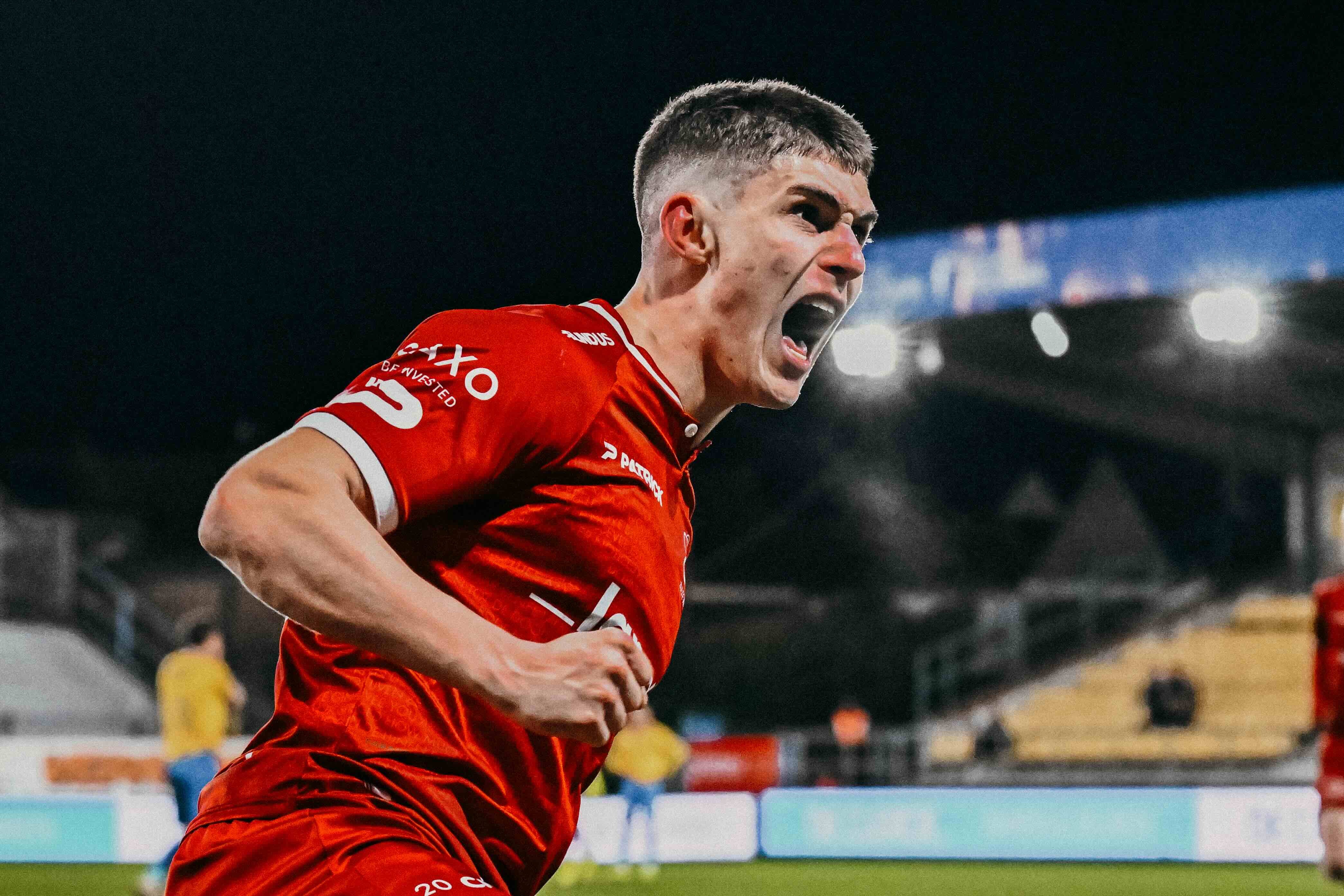 Essevee licht aankoopoptie Tobias Hedl - SV Zulte Waregem